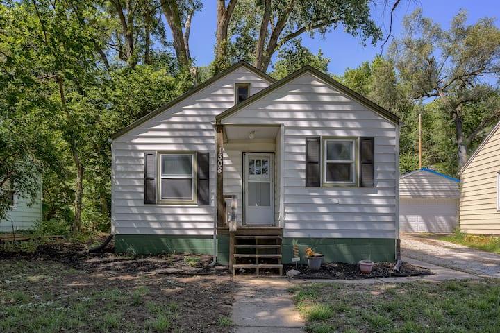 Cozy 2-bed Near Downtown For Cws - Glenwood, IA