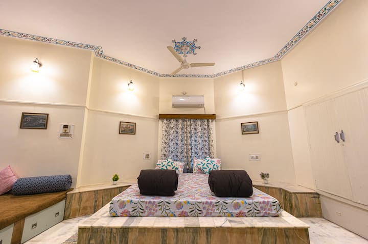 Deodurg - A Holiday Home (Room : Krishna) - Jodhpur