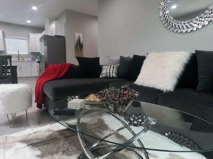 Cozy Home • Modern, Clean & Fast Wifi - Loma Linda, CA