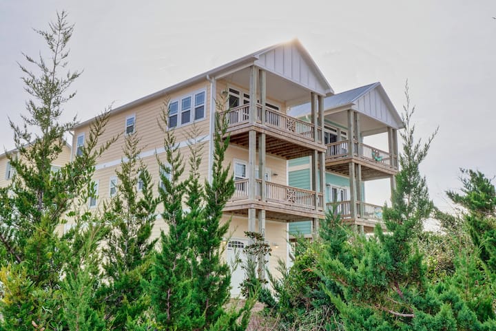 Pet Friendly 3 Bedroom Home - Steps To The Beach! - Surf City, NC