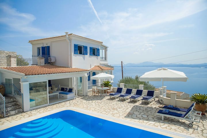 The Summer House, 4 Bedroom Villa With Sea Views Above Nissaki - Kassiopi