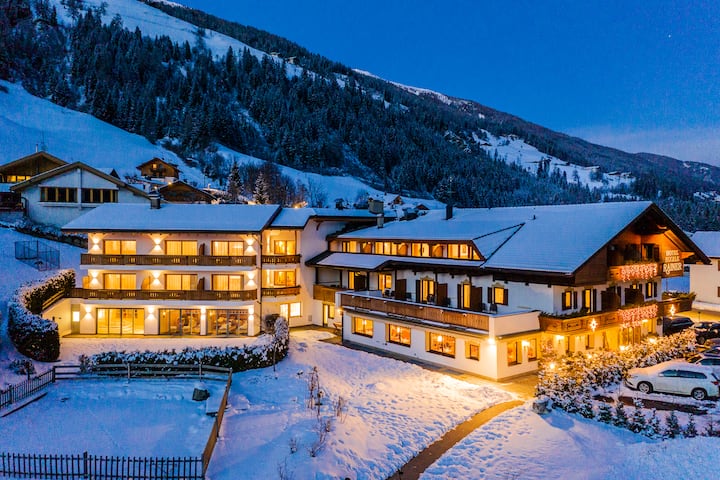 Charmantes Boutique-hotel Mit Whirlpool, Sauna - Villabassa
