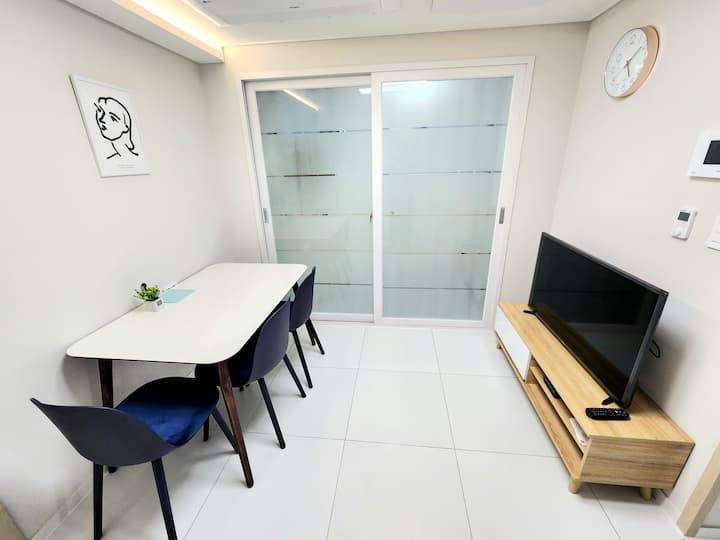 Superb House Near Han River And Hongdae(2rooms)#33 - South Korea