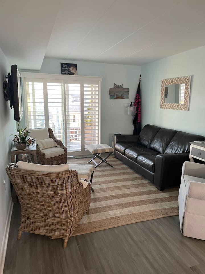 Ocean View 2 Br 2 Bath Condo Steps To The Beach - Brigantine, NJ