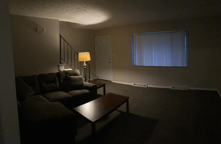 2 Bedroom Townhome - Cromwell Place 9 - Peninsula, OH