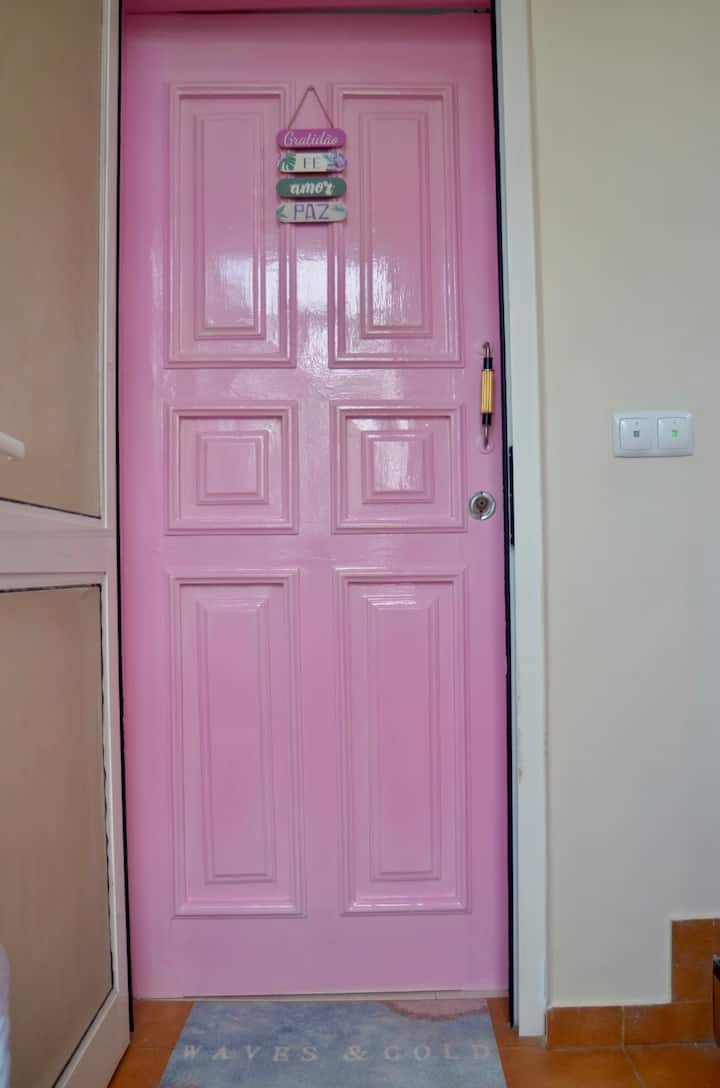 Pink Door - Praia's Unique Stay! - Praia