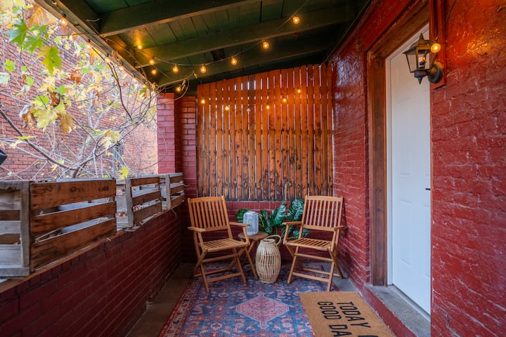 Fun Designer Space With Patio + Traditional Sauna! - Pittsburgh, PA