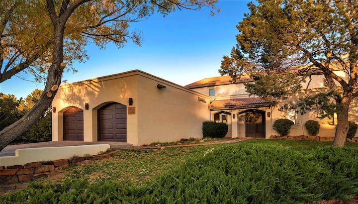 5bd, 3.5bath Home - Family & Pet Friendly, 11 Min To Downtown Area, Fireplaces - サンタフェ, NM