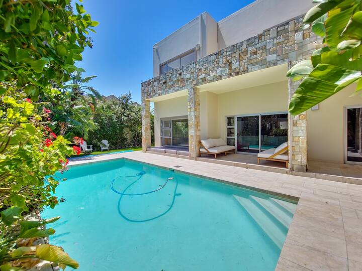 Table View Villa Vacation Rentals - Table View, Cape Town, South Africa ...
