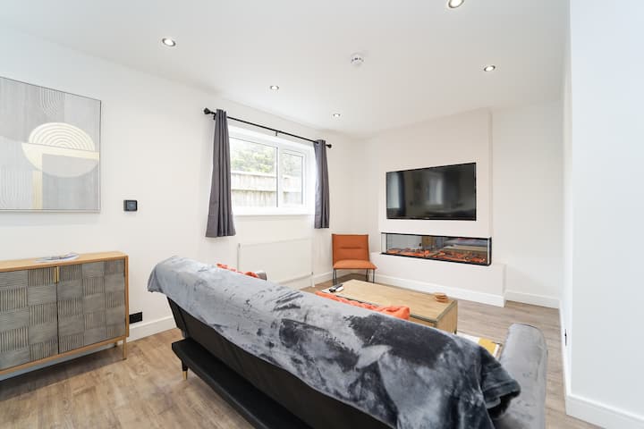 Luxury King Suite Modern Flat Next To Sea - Weston-super-Mare