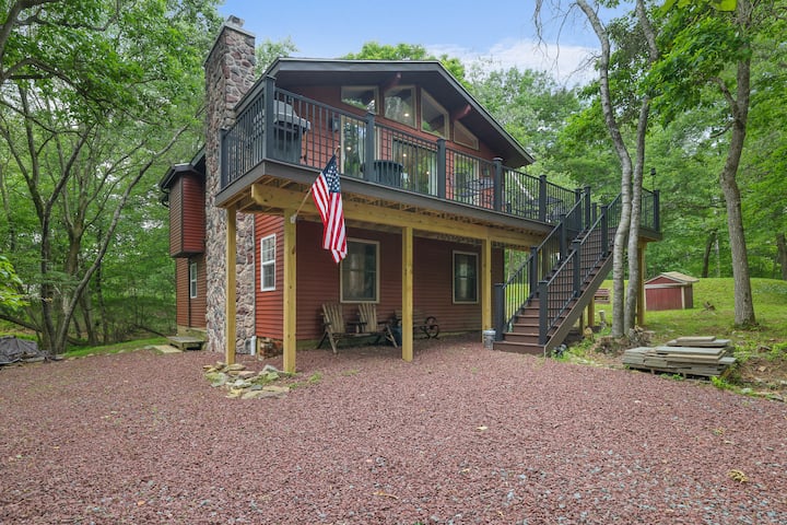 Peaceful Pocono Home/ Hot Tub - Kalahari Indoor Waterpark, Pocono Manor
