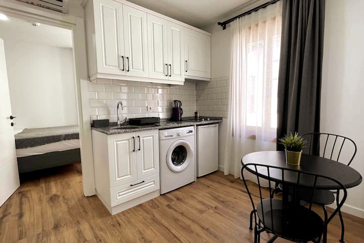Charming 1 Bedroom Apartment In Old Town - Antalya
