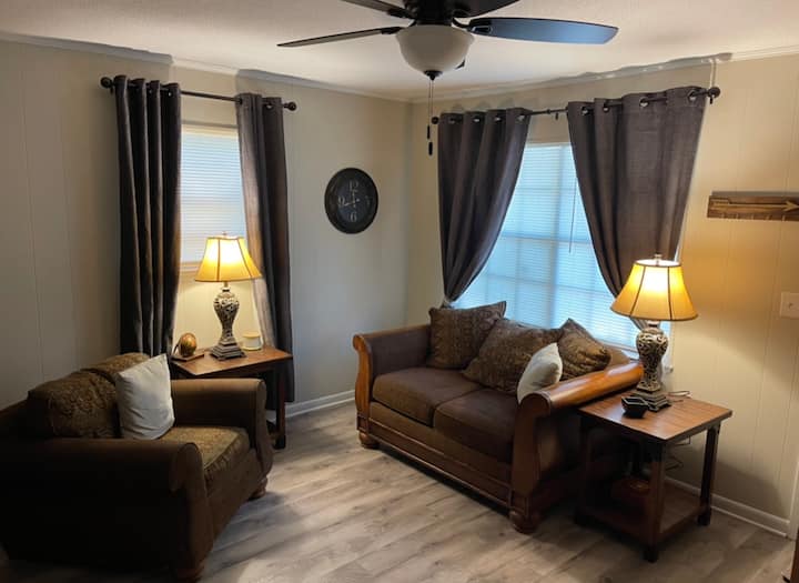 Traveler’s Journey- Fast Wifi-fenced In Yard! - クレストビュー, FL