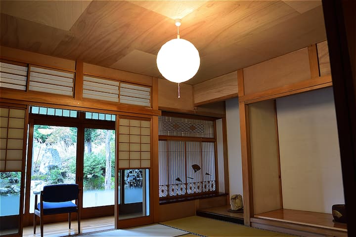 【和2】錦鯉が泳いでる池・苔庭・囲炉裏のある古き良き日本の古民家 - 岐阜県