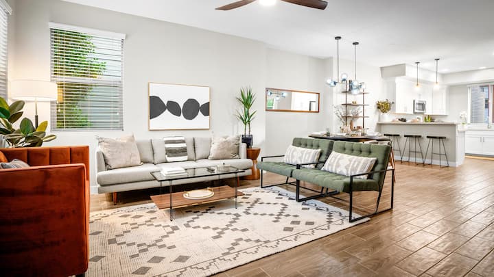 3bd/3ba Roof Top Lounge With Game Room In Tempe - Tempe, AZ