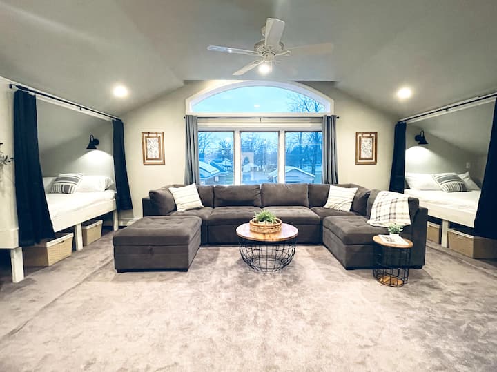 New Lakefront Home In Bemus W/ Dock - Sleeps 12 - Chautauqua Lake, NY