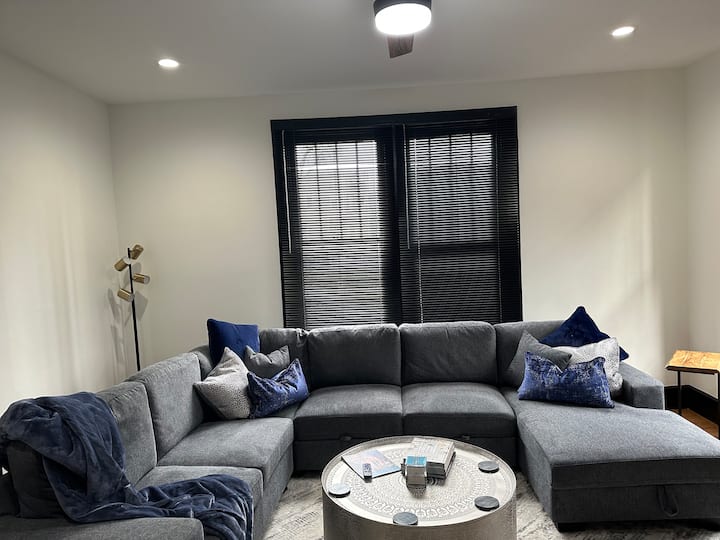 Downtown Indianapolis 4 Bedroom Renovated Home. - Indianapolis, IN