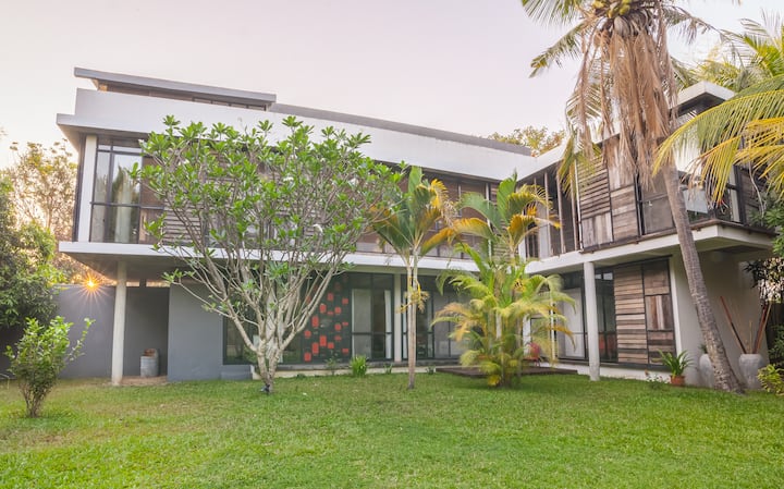 Redbox House The Loft & Garden Apt. - Cambodia