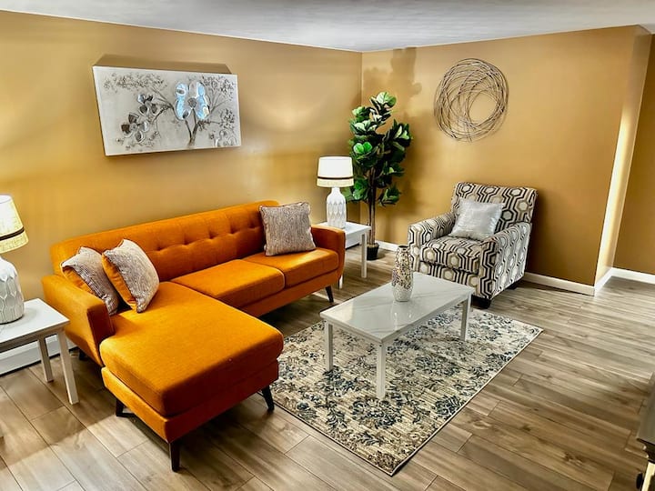 Modern  Newly Renovated 3 Bedrooms Entire Unit - New Britain, CT