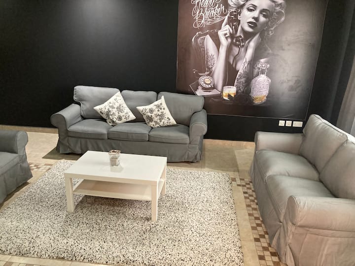 Beautiful Tower10 2br Apartment - Doha