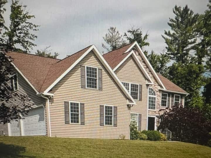 Great Home Close To Ic & Cornell - Ithaca, NY