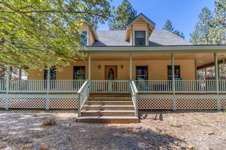 Adorable House On One Acre With Indoor Fireplace. - Sisters, OR
