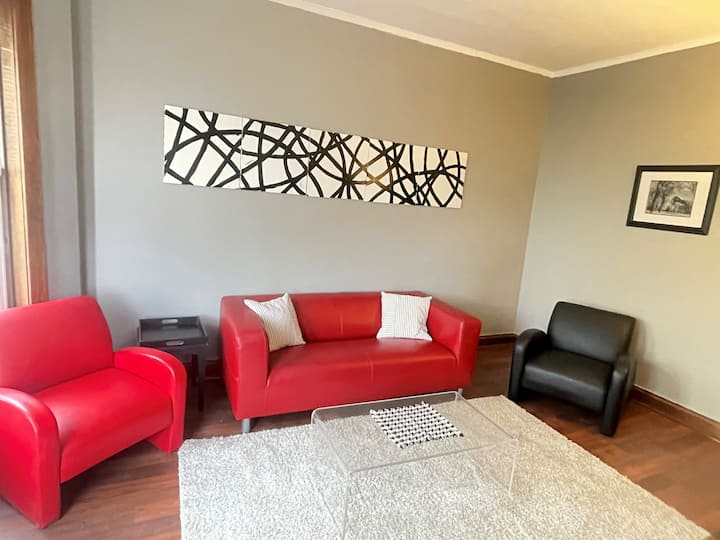 Avondale Triangle Apartment I Near Wrigley/transit - Chicago, IL