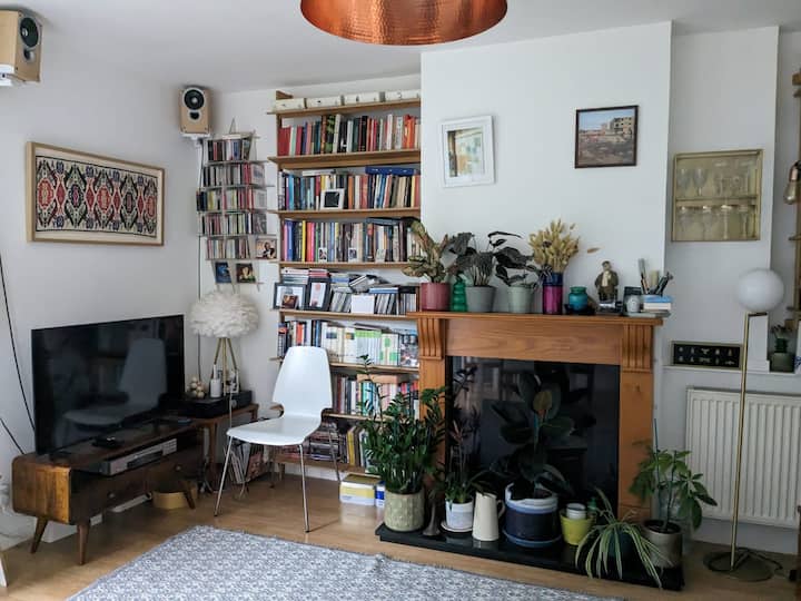 Bright And Spacious 2 Bedrooms Maisonette Zone 1