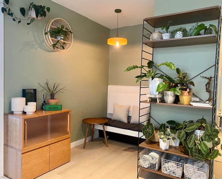 Living With Plants A Truely Relaxing Home (A2) - Melbourne