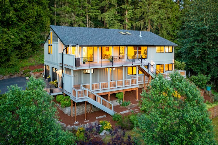 Walk To Wine Tasting House W/ View 4bd/3.5ba - Redmond, WA