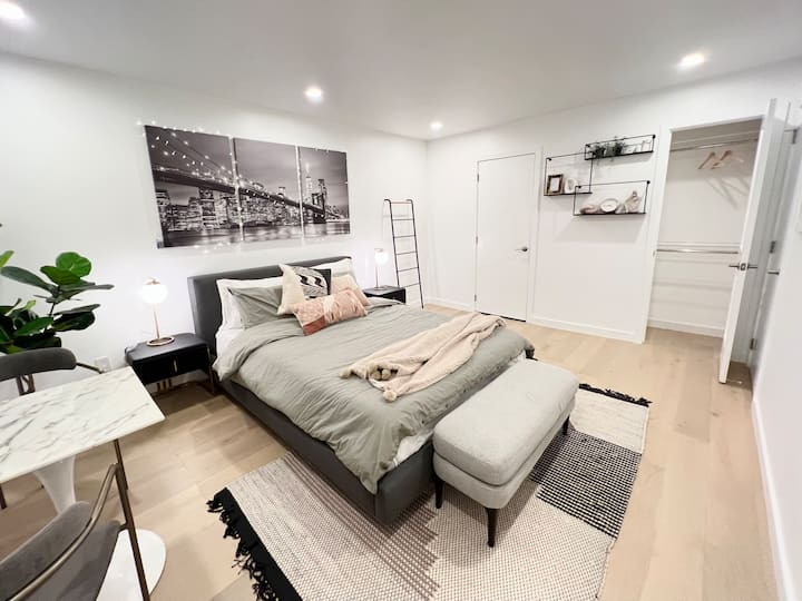 Luxury 1bd With Private Bath In Dt Jersey City - Jersey City, NJ