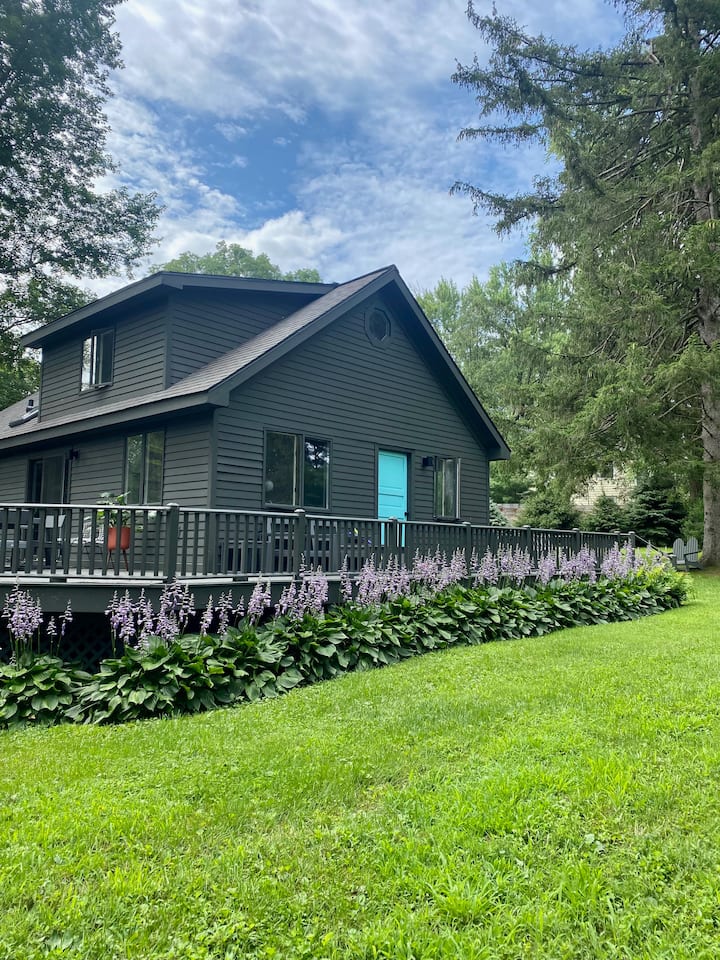 30 Van Wyck, A Contemporary Hudson Getaway. - Oakdale Lake, Hudson