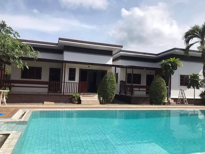 2 Br- Poolside Praewa Villa (2bedrooms) - Krabi