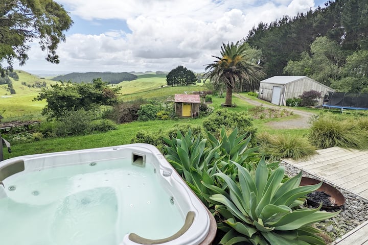Wsl Retreat! Raglan Secluded Hot Tub Getaway - Raglan