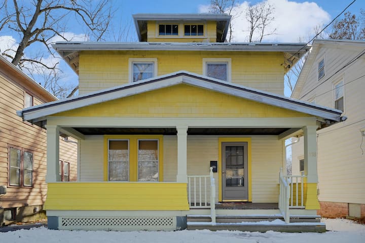 Vassar Cottage - Charming 4 Br Home - Poughkeepsie, NY