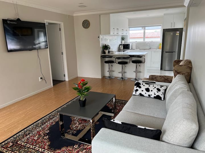 Cheerful 3 Bedroom With Free Parking - Auckland