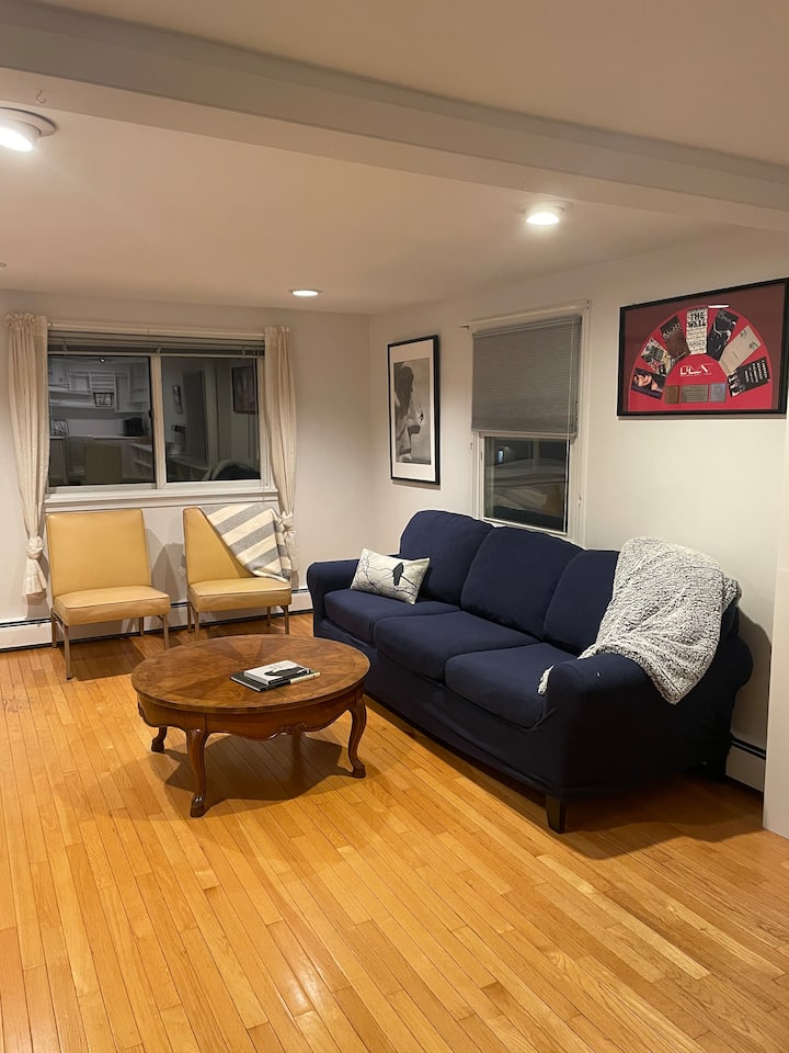 The Raven's Nest - 1 Bedroom, 1 Bathroom Apartment - Rutland, VT