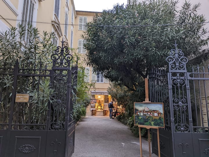 Appartement Vieil Antibes Avec Jardin Privé - Juan-les-Pins