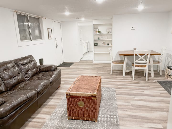 Super Cute Renovated 1bd/1ba- 5 Mins From Downtown - Des Moines, IA