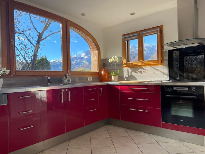 Bel Appartement Modernisé Avec Terrasse. - Briançon