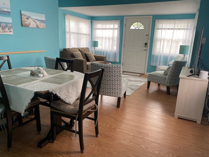 Beautiful Home, Short Walk To Boardwalk And Beach! - Seaside Heights, NJ
