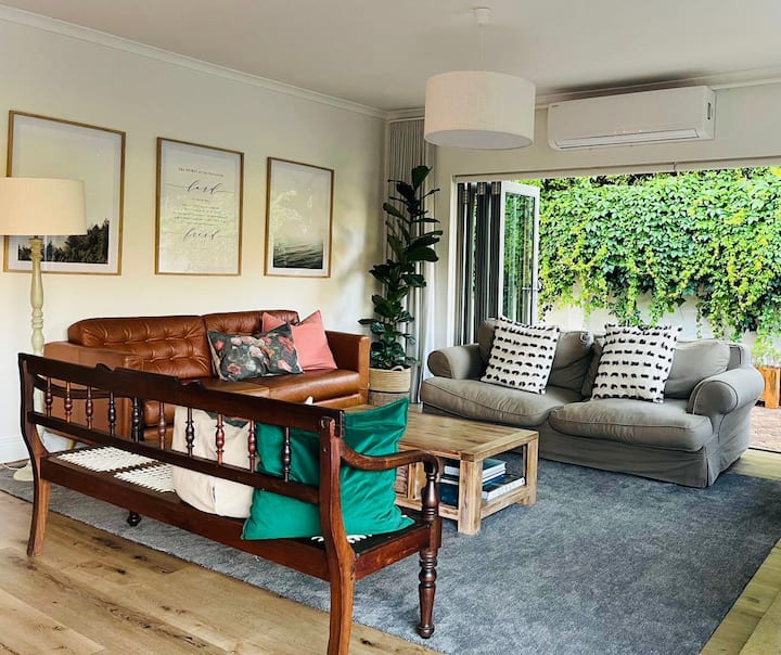 Mountain View 4-bedroom Home Close To Wine Farms. - Somerset West