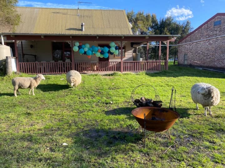 Fully Furnished Home Amongst Acre’s +40ft Storage - Windsor, Australia