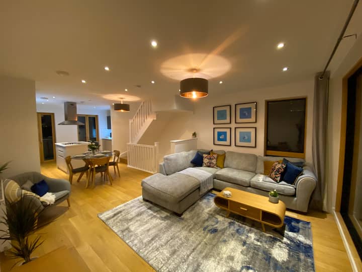 Superhost - Luxury Townhouse, Central Manchester. - Salford