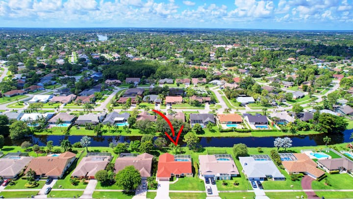 Sunny Pool Home/ Equestrian Center In Wellington - Royal Palm Beach, FL