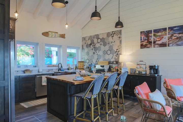 New 3-bdrm Villa, Pool, Ocean Views, & Concierge! - Cruz Bay