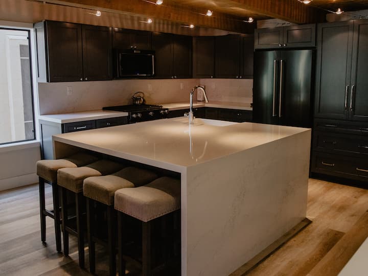 Steps From The Village Gondola - Mammoth Mountain, CA