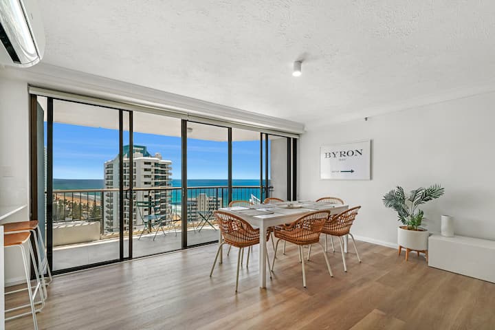 2 Bedroom High Superior Ocean View Apartment - Surfers Paradise