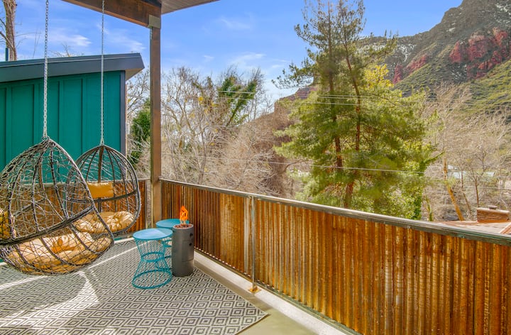 Hip, Relaxing And Scenic Views At The Lapis Lounge - Munds Park, AZ