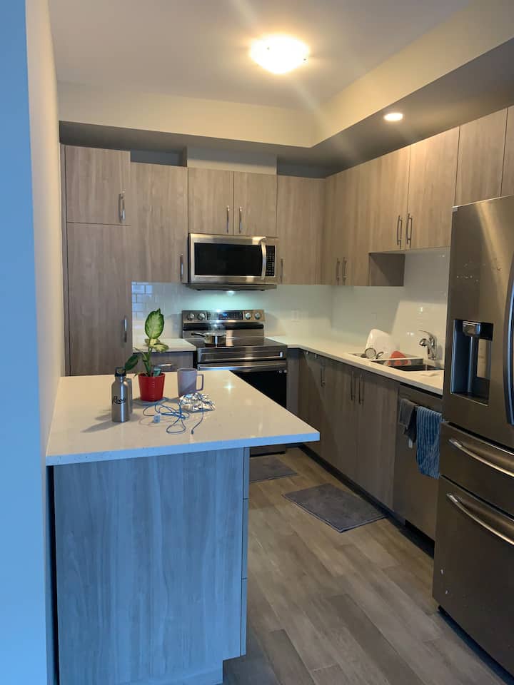 Master Bedroom With Attached Bathroom - Welland